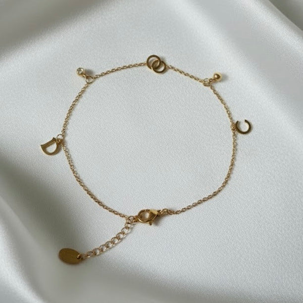 Dainty Destiny Bracelet – Vaaro